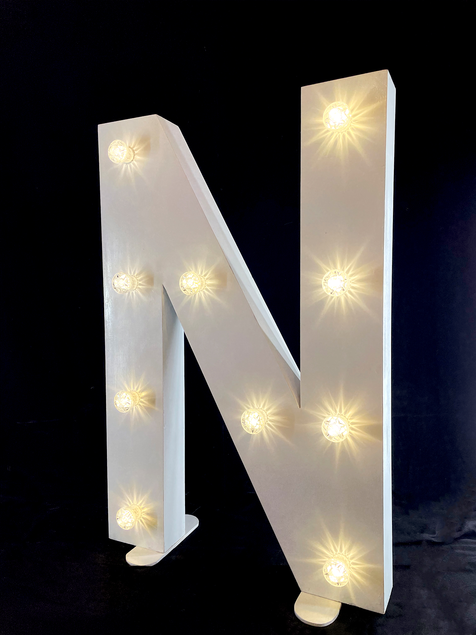 Hen Light Up Letters - Lumiere Light up Hire